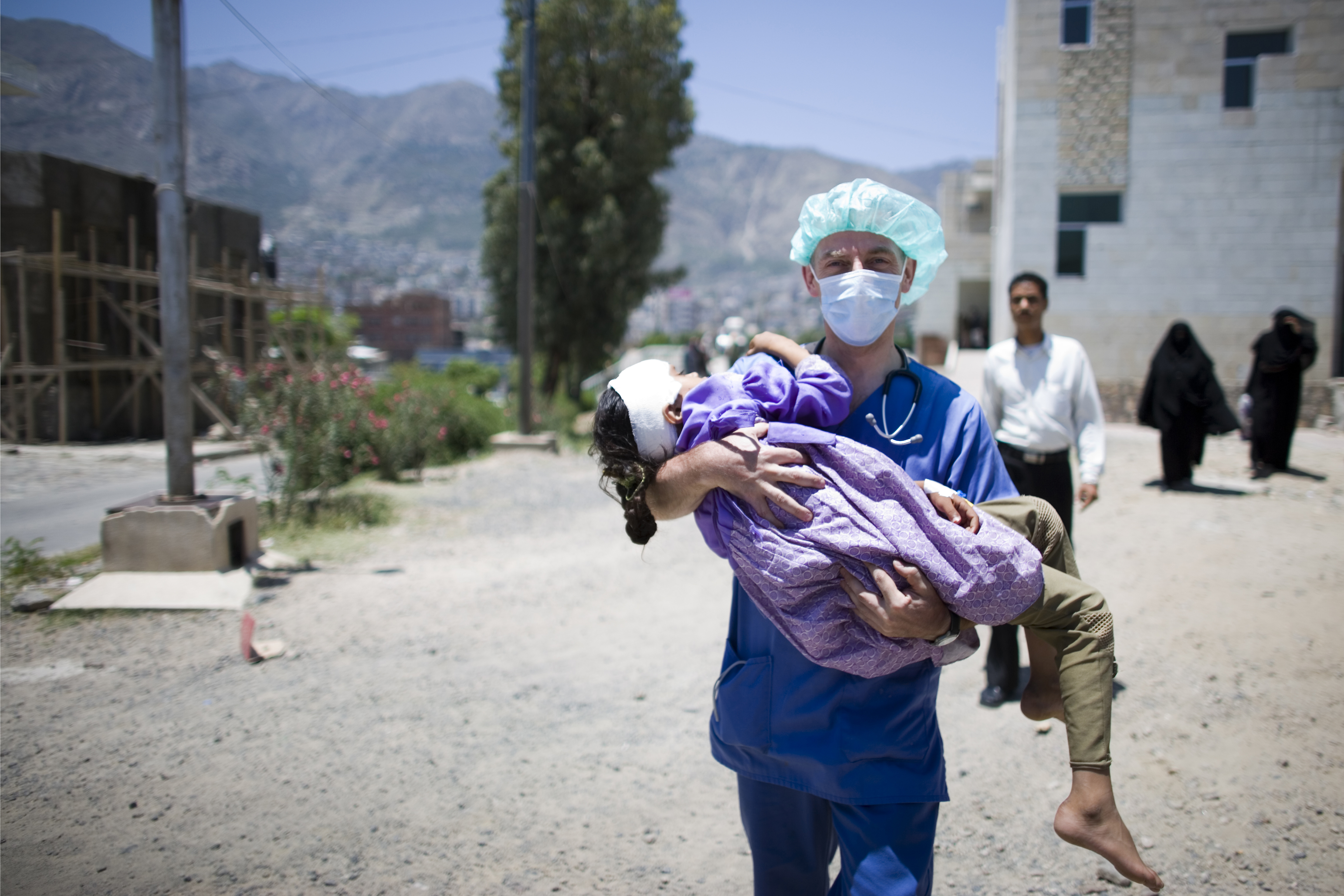 Hilfsorganisationen: Zwischen... Aktion Deutschland Hilft